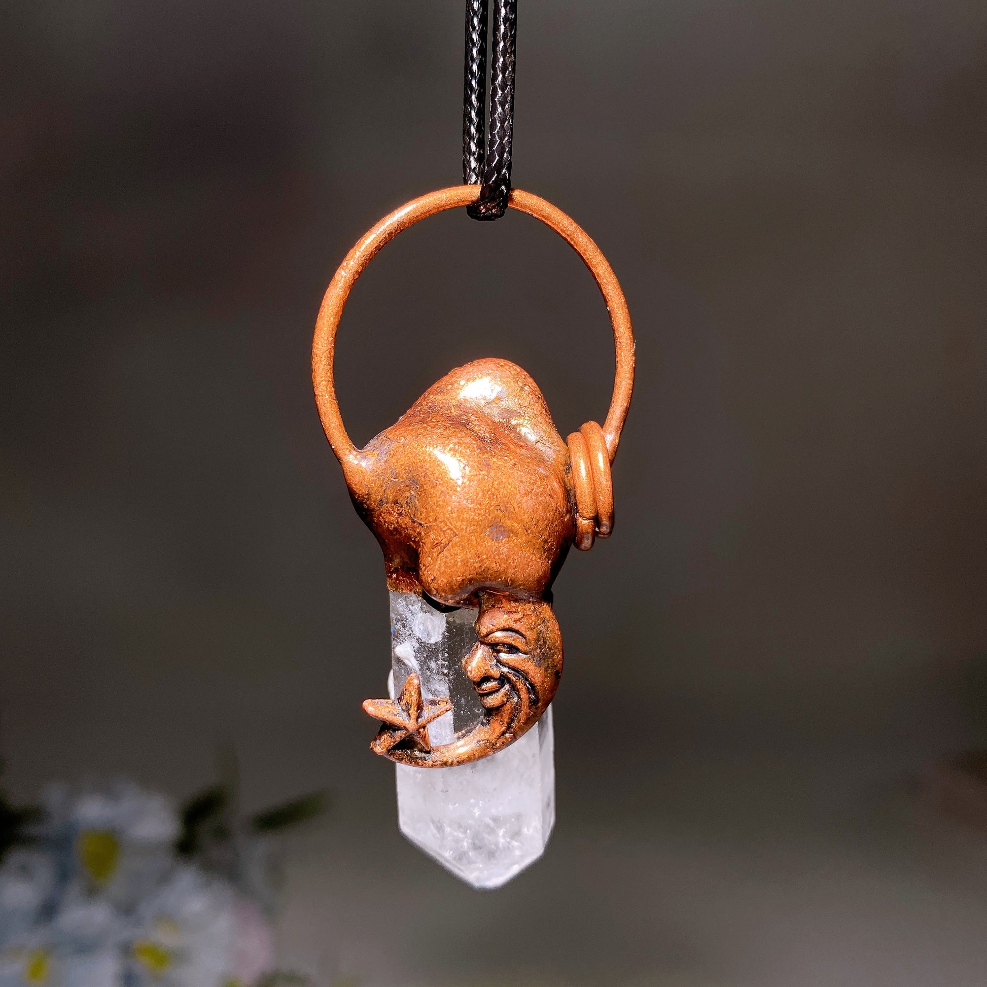 Clear Quartz Pendant with Metal Moo Face Decor Crystal Healing Bulk Wh