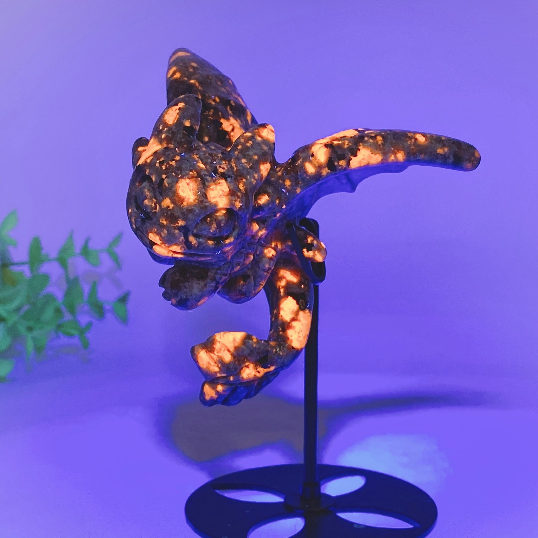 UV Reactive Yooperlite Toothless Carving with Stand Crystal Healing Bu